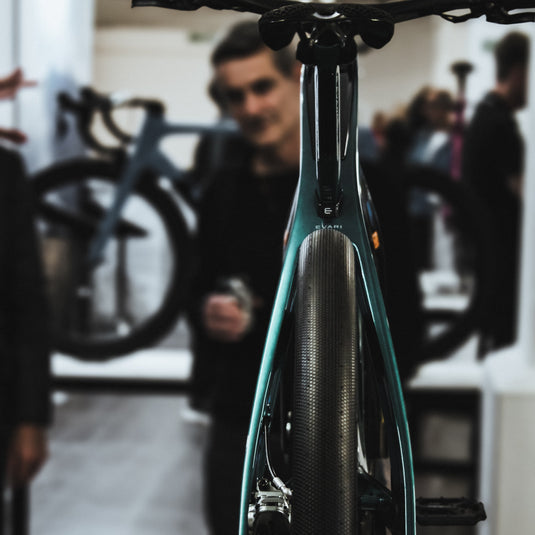 CS+ Rouleur Show Bike | Aston Martin Edition | Evari