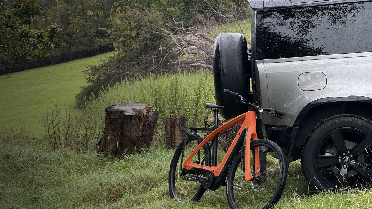 Evari Electric Performance E-Bikes Built for Riders in the UK